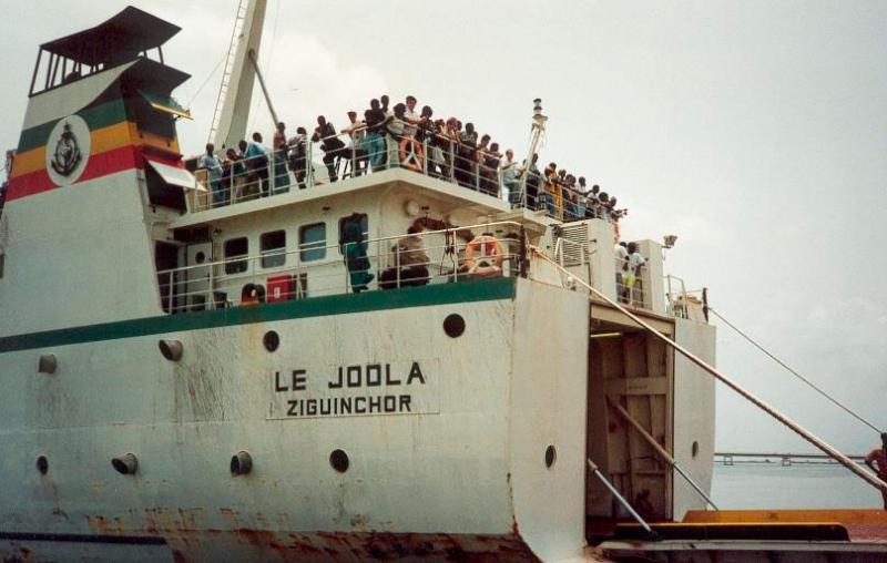 Le Sénégal commémore le 20e anniversaire du naufrage du bateau "Le ...